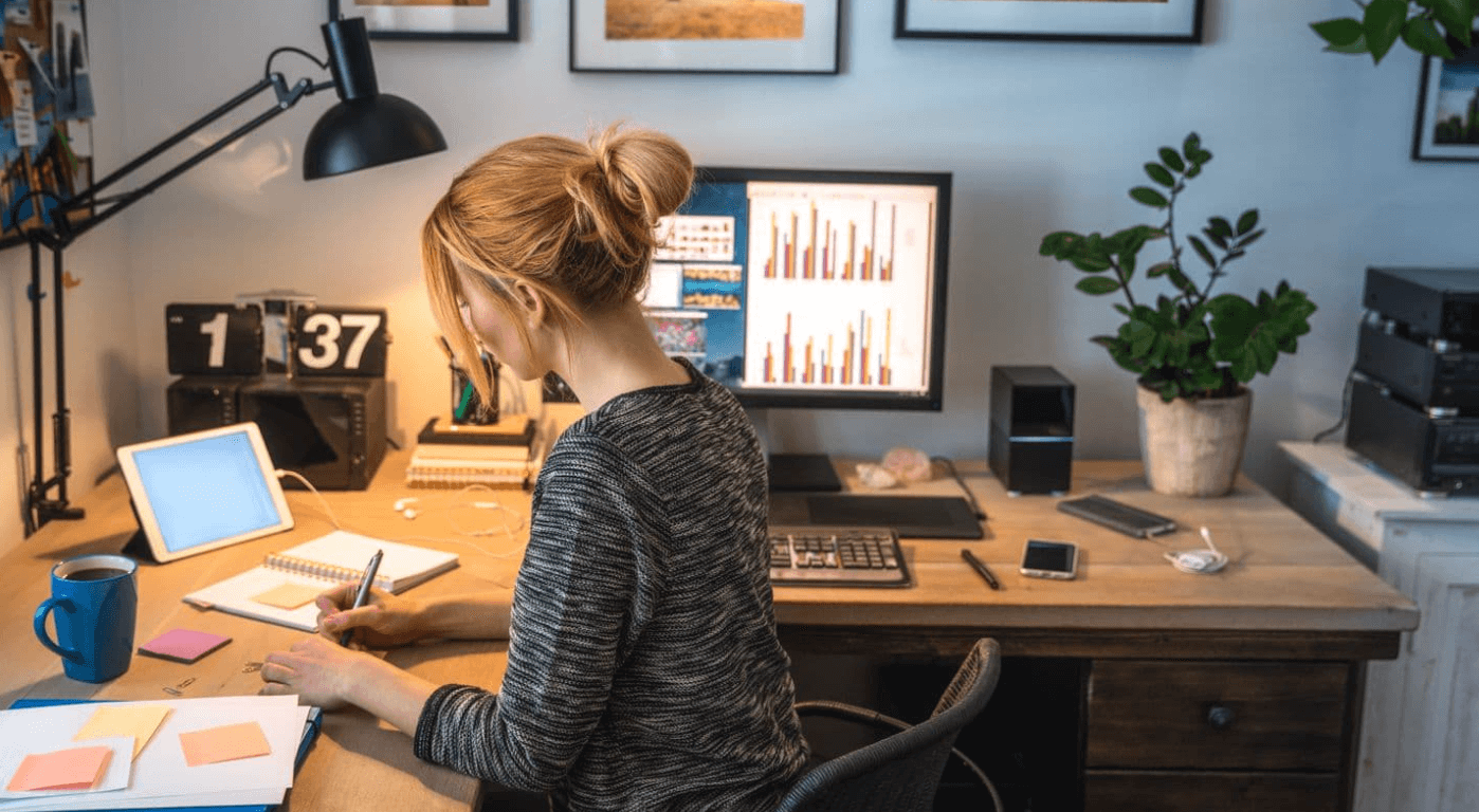 5 Best L-shaped Desks For Home Office (2024)