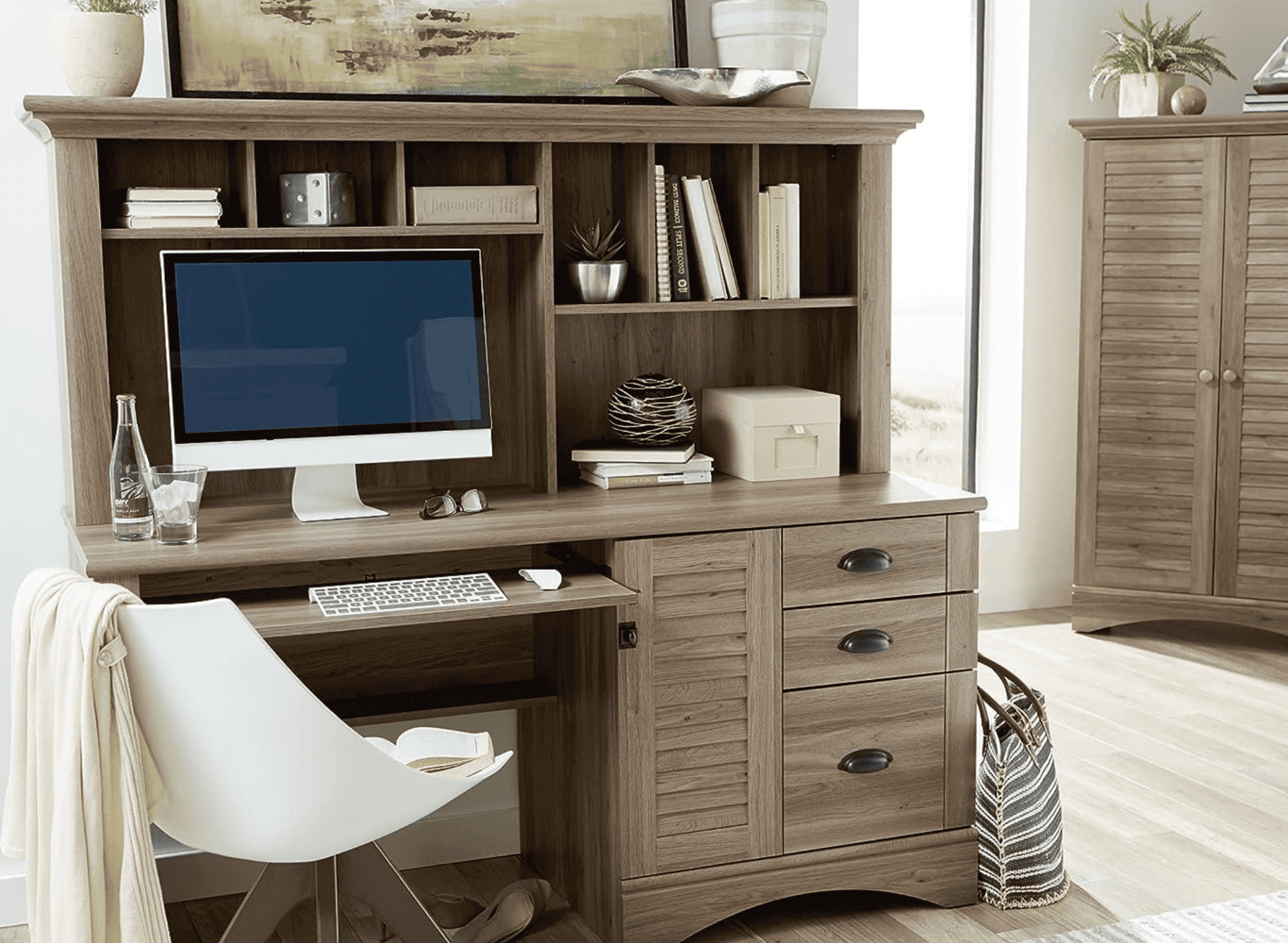 5 Best Office Desks With Drawers (2024)