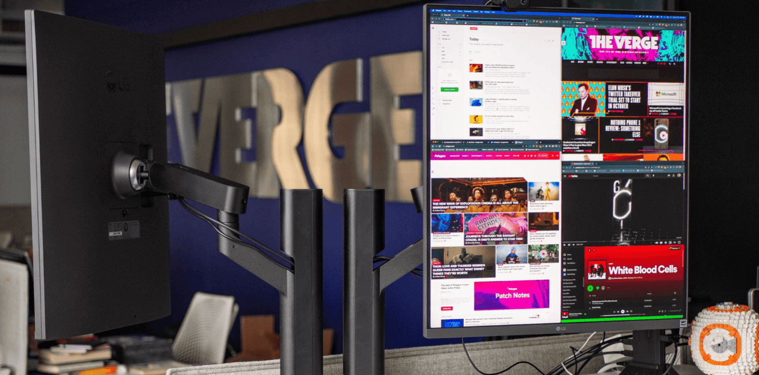 5 Best Vertical Monitors For Home And Office (2024)