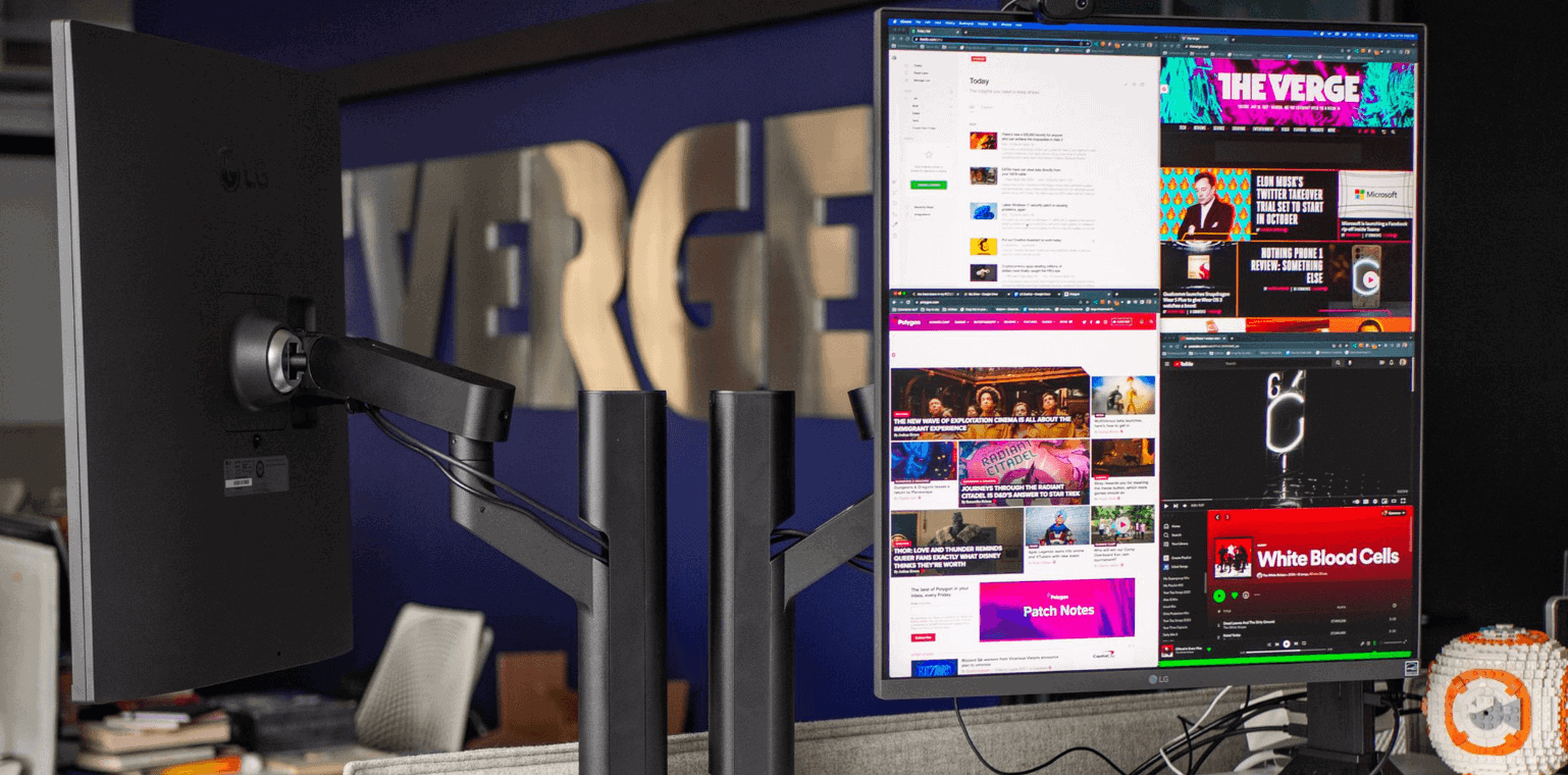 5 Best Vertical Monitors For Home And Office (2024)